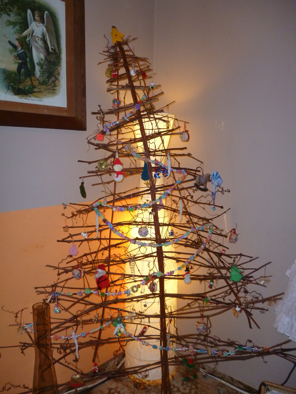 Plaidipus mound: Christmas stick tree