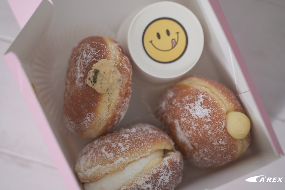 AREX: [Recommended Doughnuts in Seoul] Cafe Knotted and Awesome Donut Seoul
