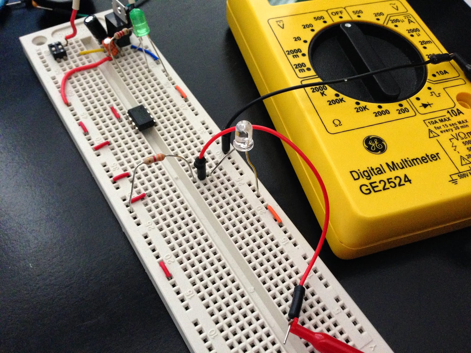 Hands On - Make: More Electronics: Experiment 4 Part 1 (Chapter 4) -- Fun With The Phototransistor