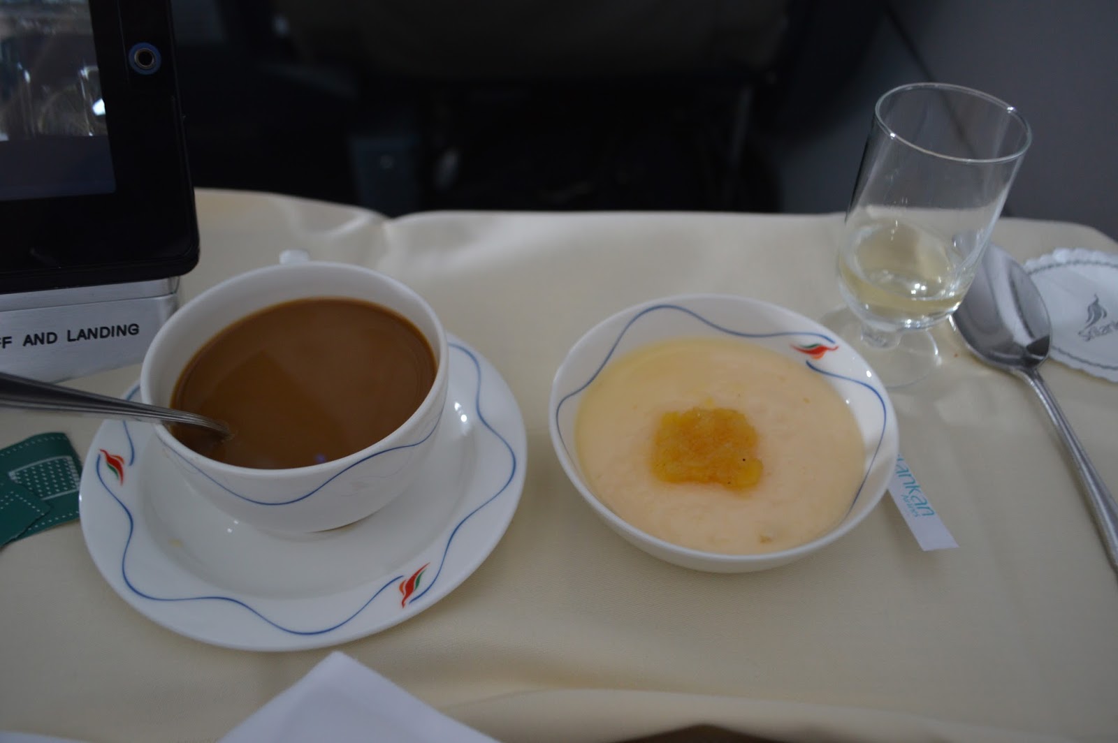 Sri Lankan Airlines Airbus A321 Business Class : Colombo to Singapore UL308