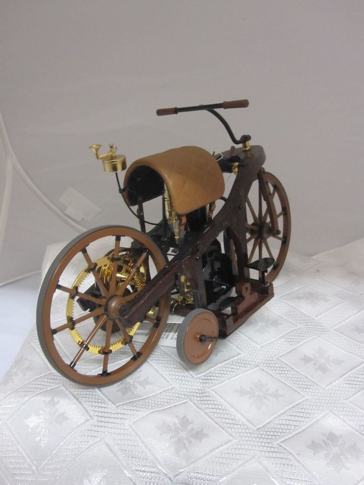 World's First Motorcycle | 10 Facts About Motorcycle | Specifications ...