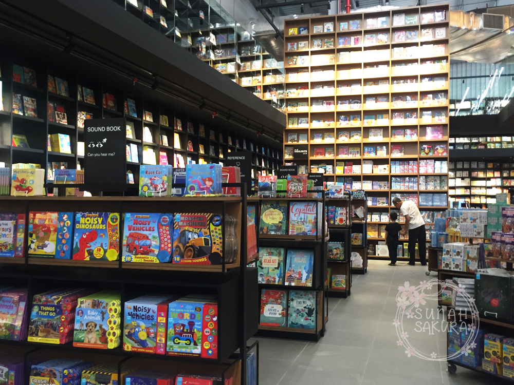 Uniknya BookXcess Sunway Big Box, Sunway Iskandar!