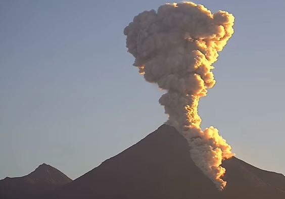 The Big Wobble : Spectacular time lapse video: Mexico's Colima volcano ...