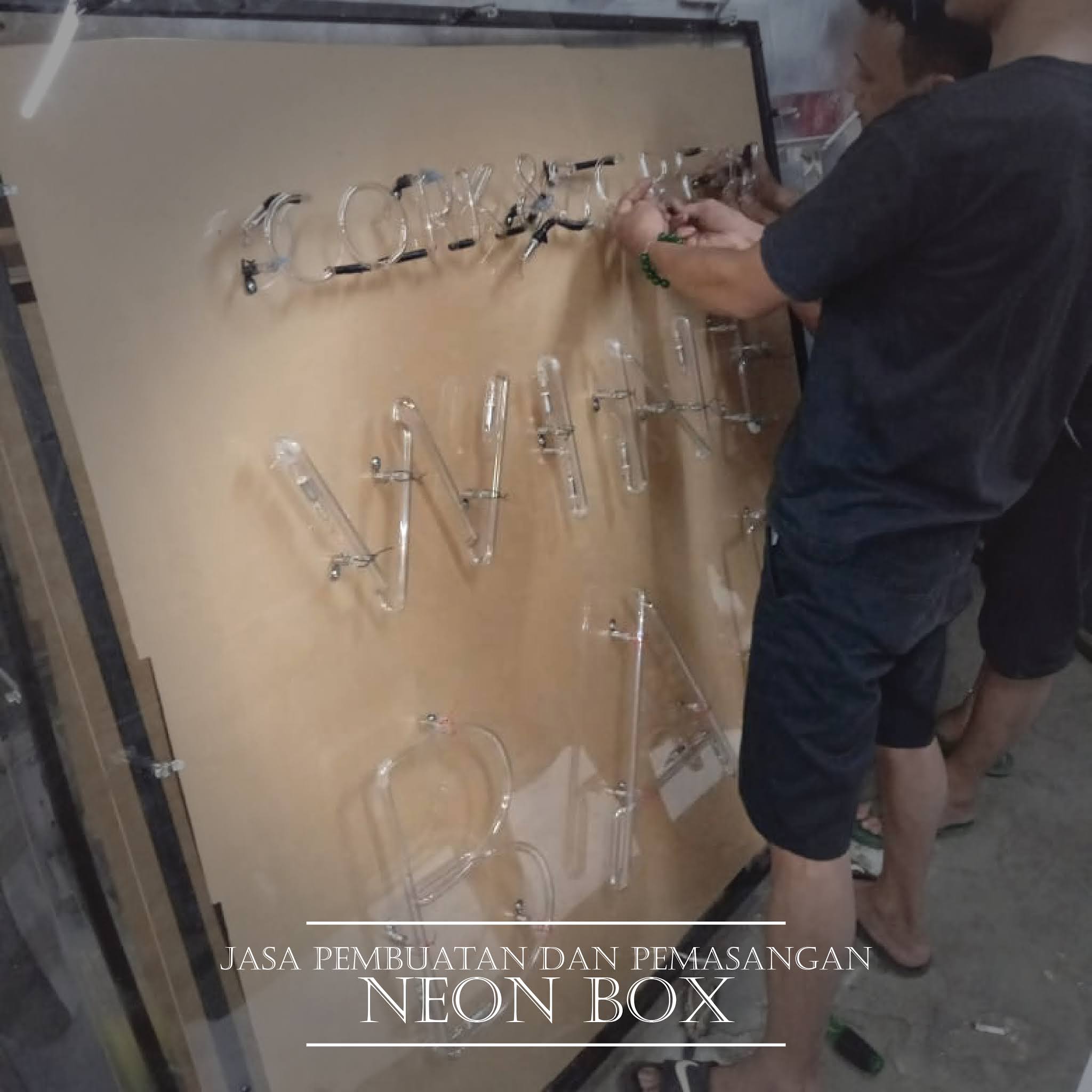 JASA PEMBUATAN DAN PEMASANGAN NEON BOX