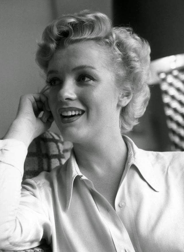 28 Vintage Photos of Marilyn Monroe Give a Rare Insight into Her Real ...