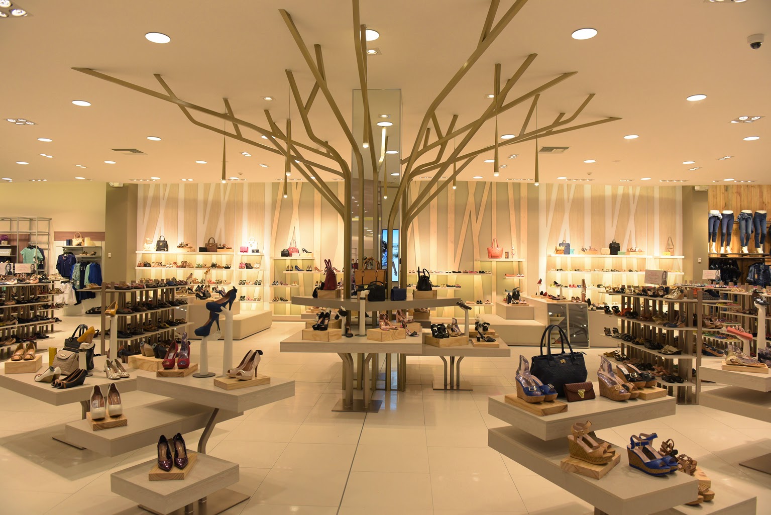 BrandEC - Hablemos de marcas: De Prati te invita a vivir intensamente