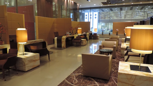 Retro Review: Singapore Air B777 First Class, Singapore-Jakarta