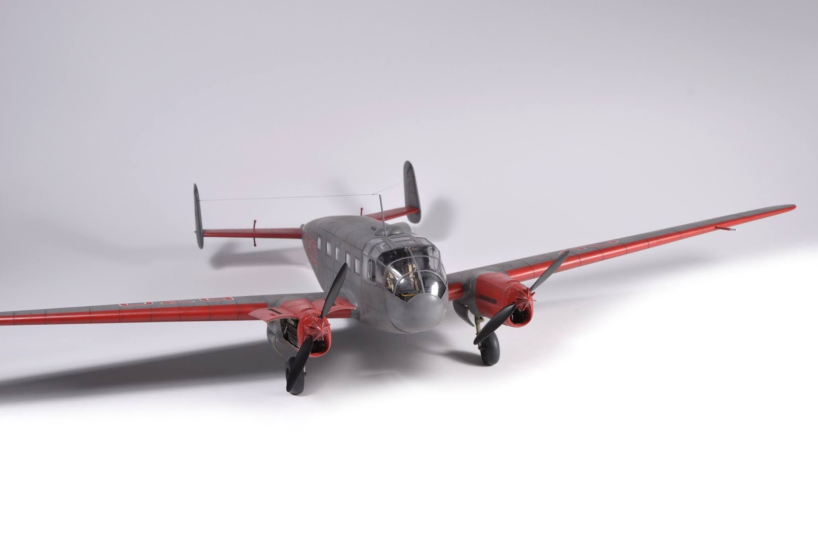 Aero C-103A (Si 204D) se sety CMK 1/48 - postavený model Roberta Szwarce