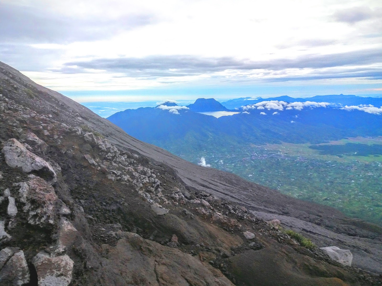 KEINDAHAN GUNUNG KERINCI YANG MEMPESONA - Kerinci Inspirasi