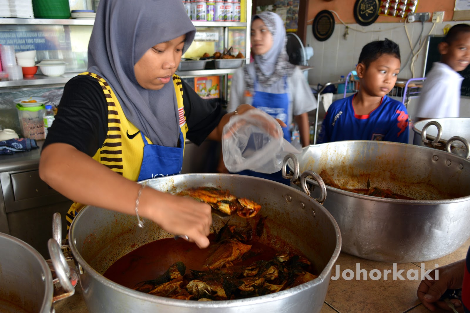 Asam Pedas Mak Pon in Parit Jawa, Muar, Johor |Tony Johor Kaki Travels ...