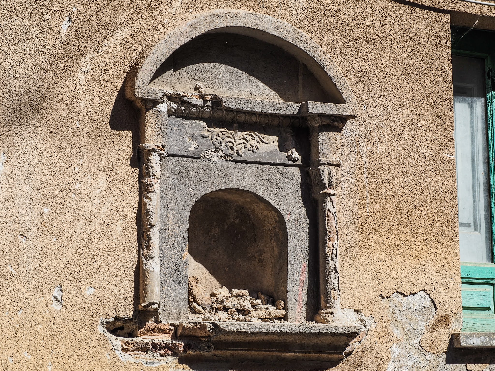 [c0ng3lati] nel t3mpo: Podargoni: borgo dimenticato.