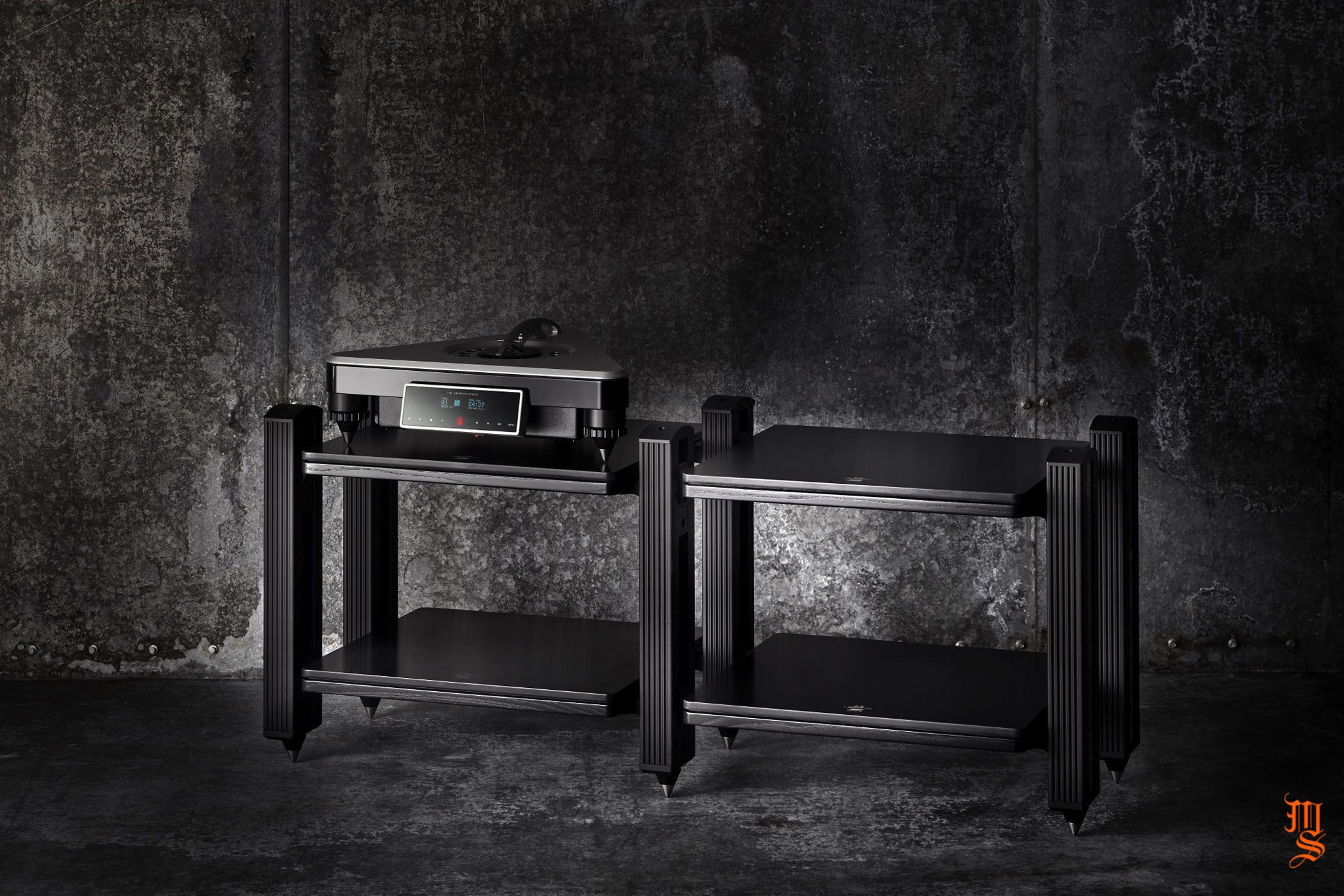 THE GRYPHON STANDART – M & S | Ultimate High-Fidelity