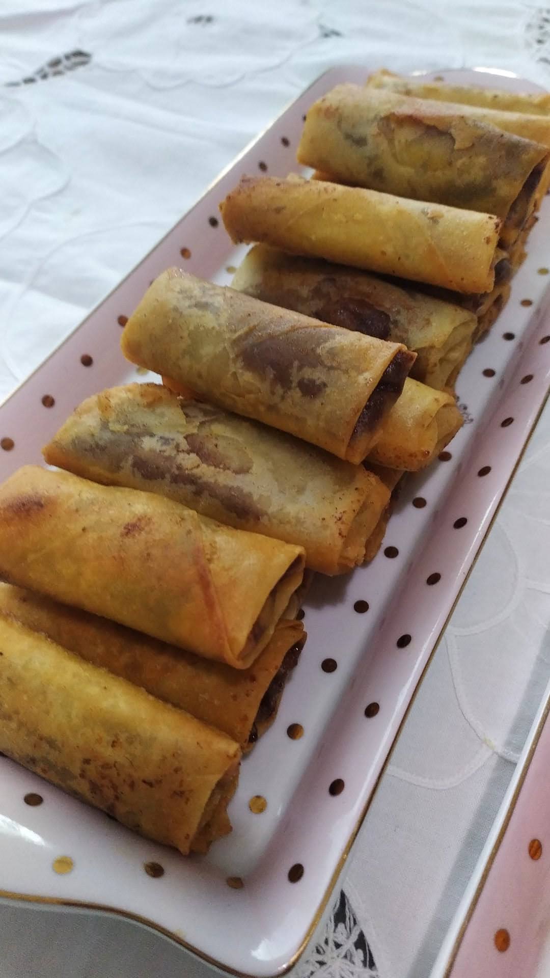 Yan's Family, Frens, Travel, And Food Journal: Banana Nutella Spring Rolls.