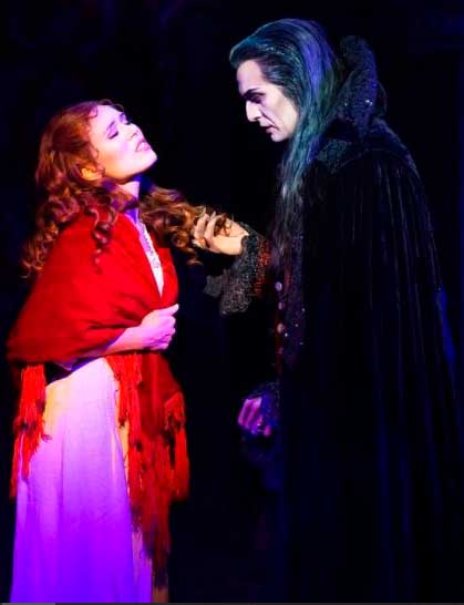 Figurino: Musical A dança dos Vampiros