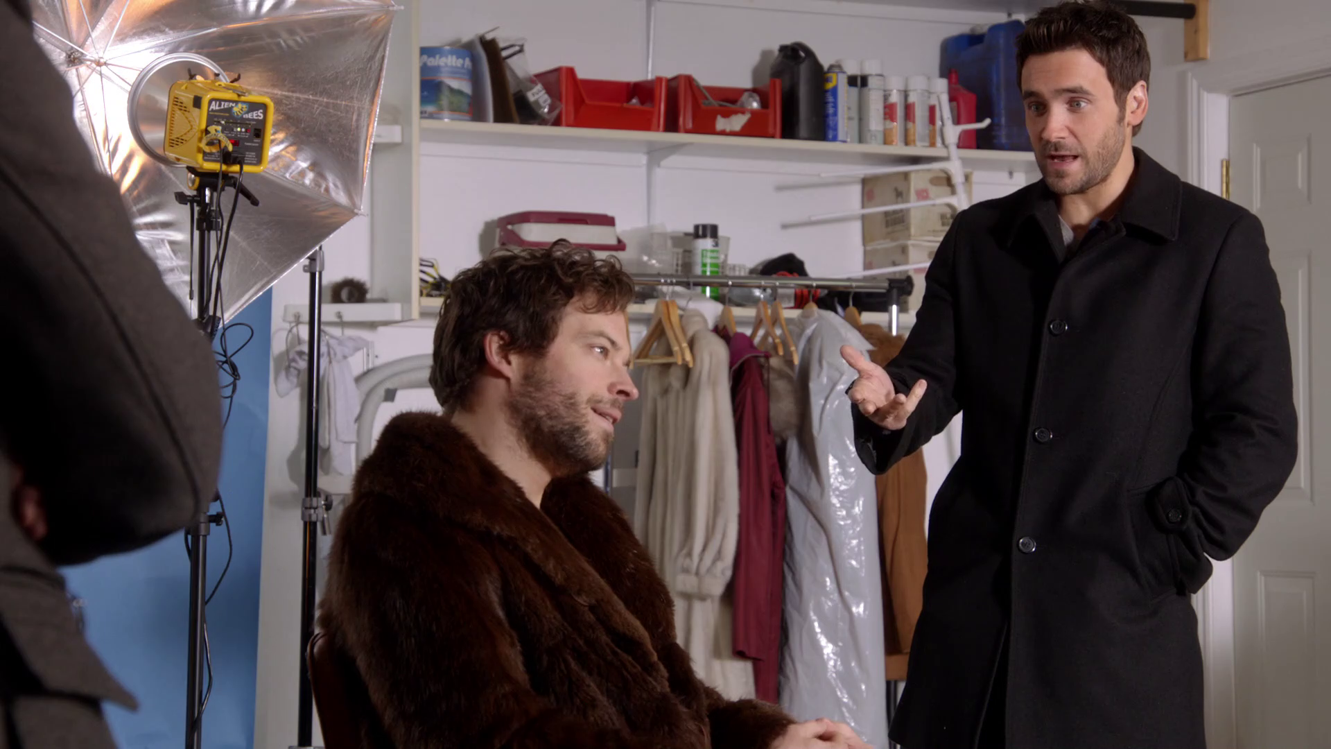 ausCAPS: Brad Hodder nude in Republic Of Doyle 5-15 "Expansion"