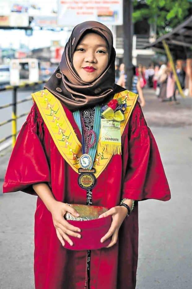 Social Worker board topnotcher recalls how she struggled to study ...