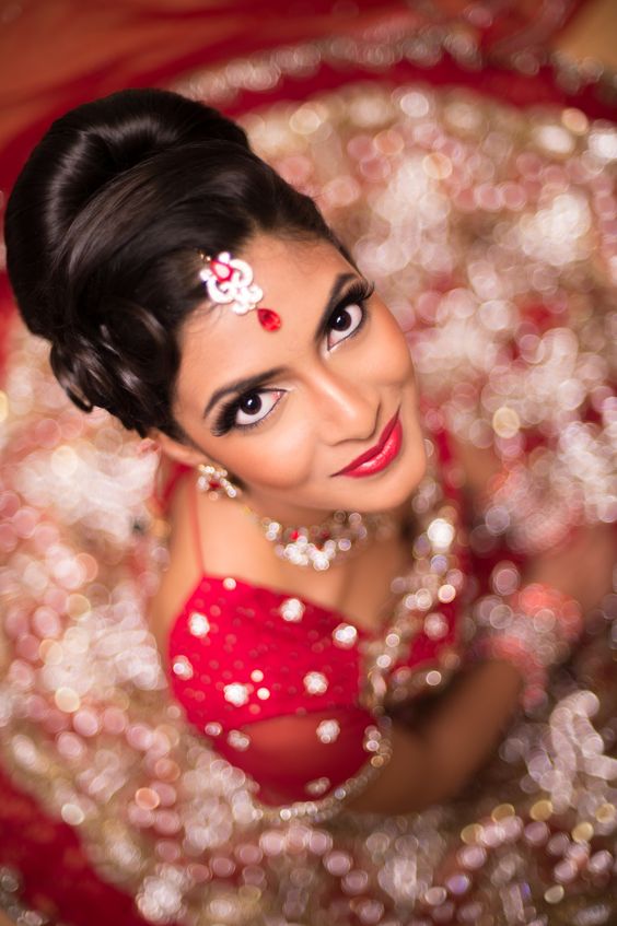 How to pose for Indian Bridal Photo Shoot? - Candy Crow