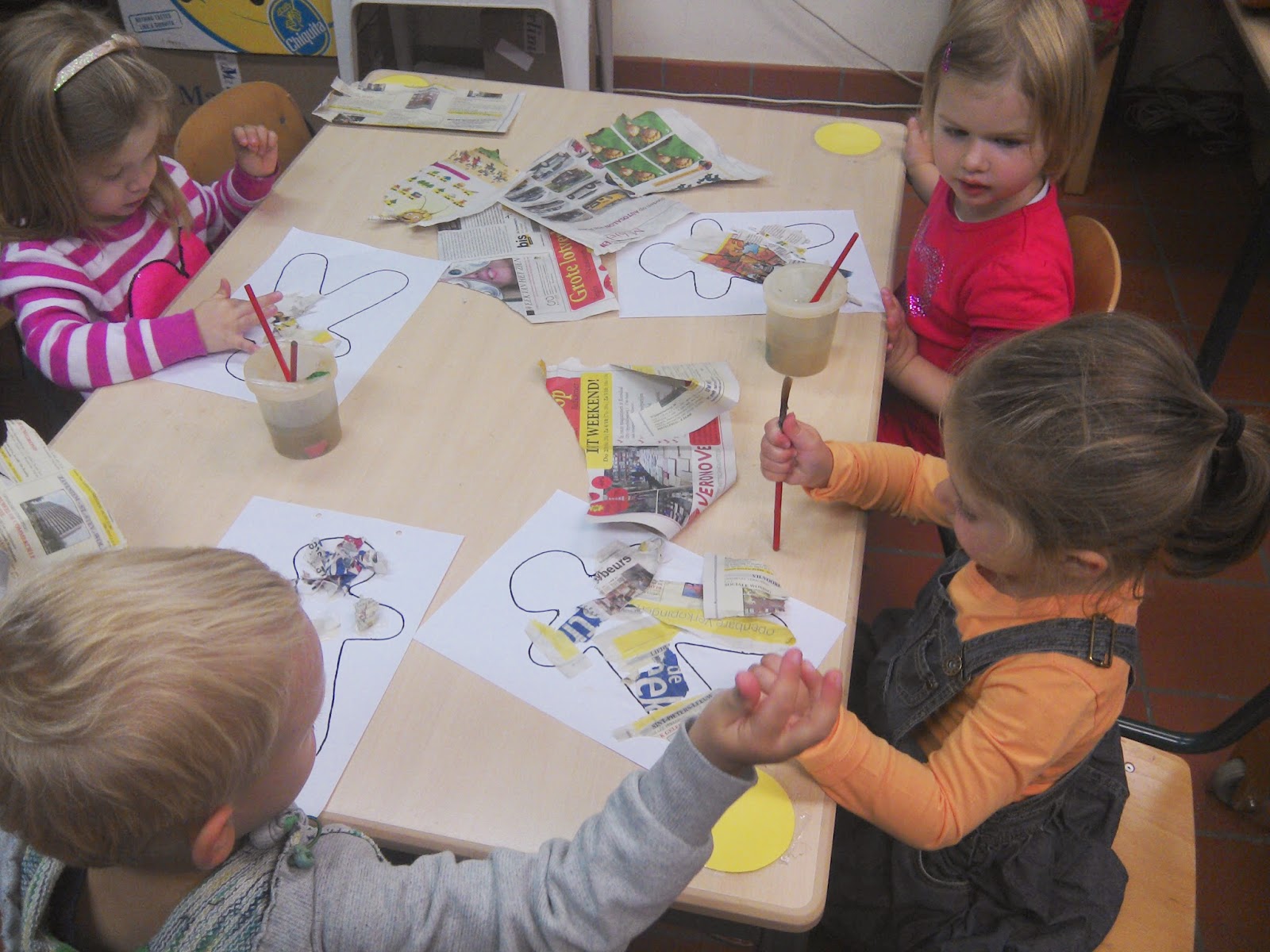 1ste kleuterklas B 2014-2015: THEMA: WIJ GAAN NAAR PAPIERLAND