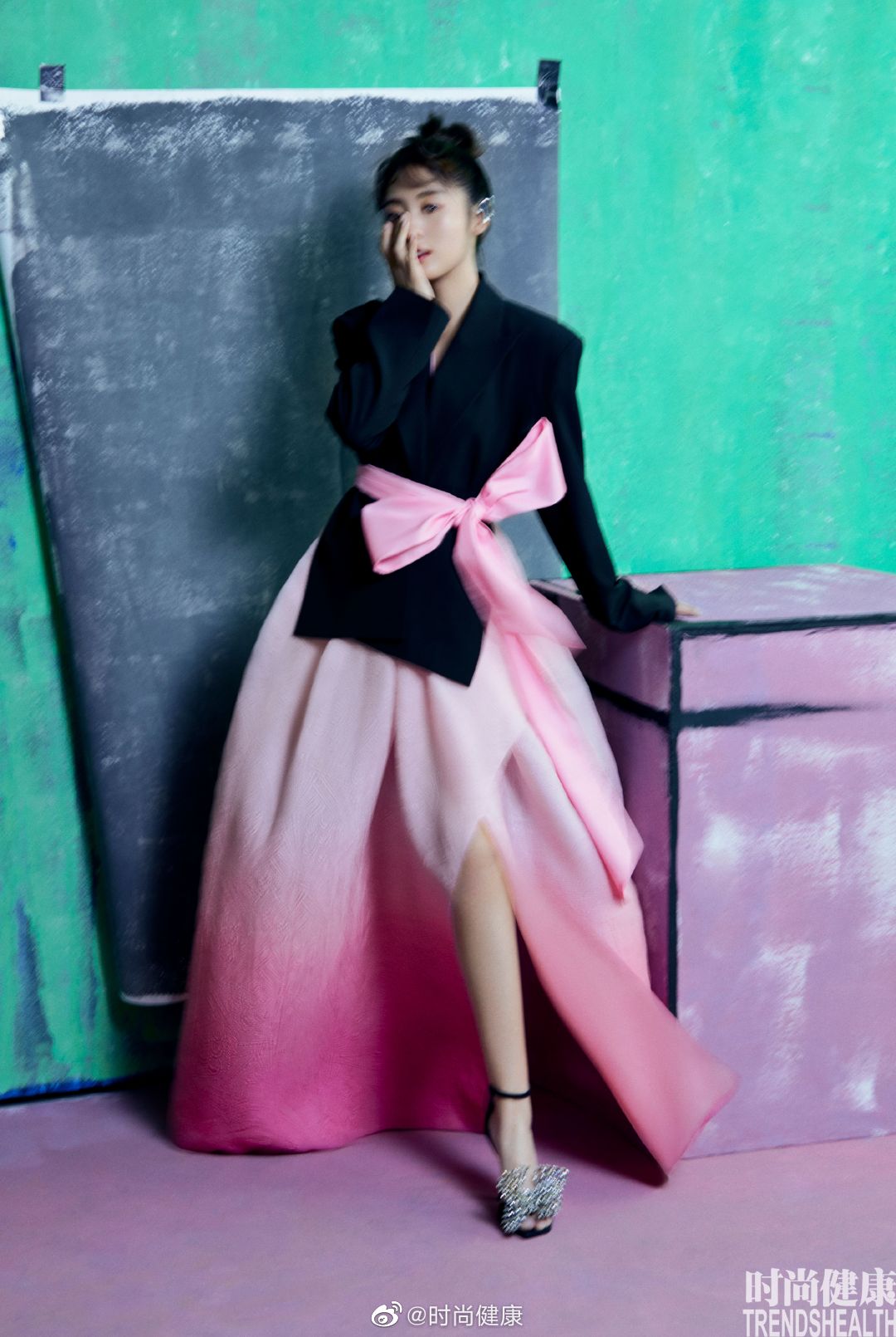 China Entertainment News: Xing Fei poses for photo shoot