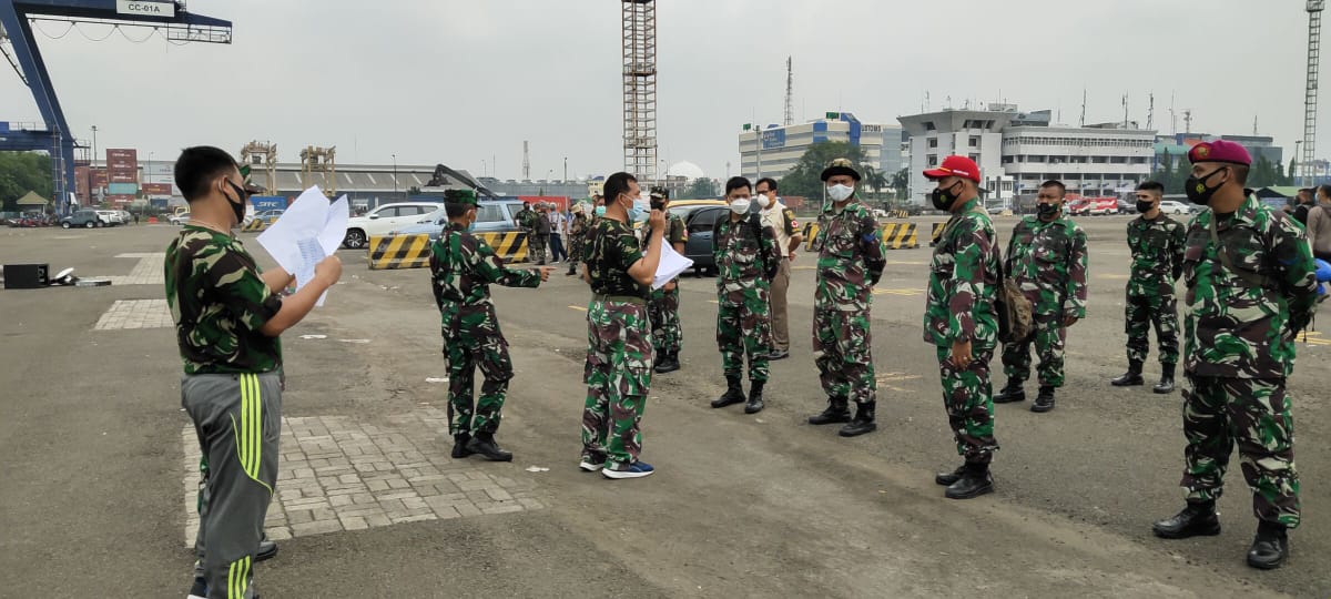 KRI SHS-990 Embarkasi Personel dan Material di Pelabuhan JICT 2 ...