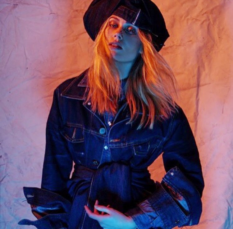 MAJOR MODEL WOMEN: ANNA EDWARDS by ACE AMIR