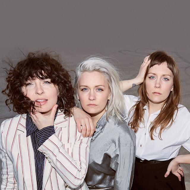 Joseph anuncia o lançamento do novo álbum - Female Rock Squad