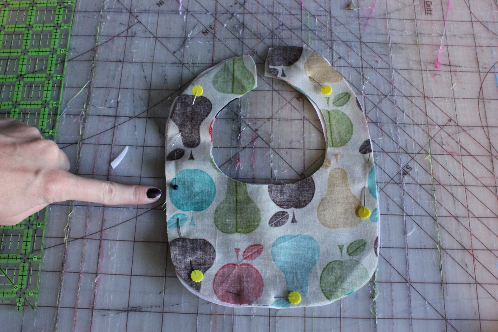growgiggles: Drool Bib Tutorial + Pattern