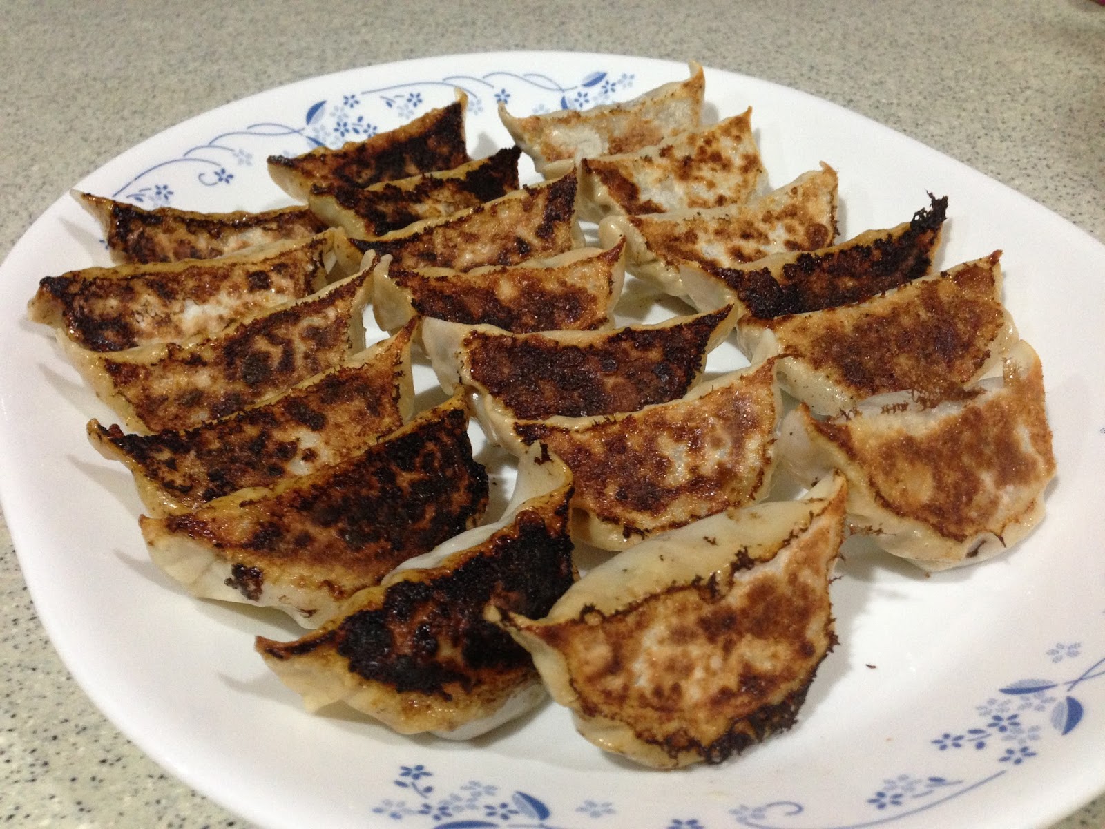 FOOD! GLORIOUS FOOD!!: Savoury : Gyoza (Japanese dish)
