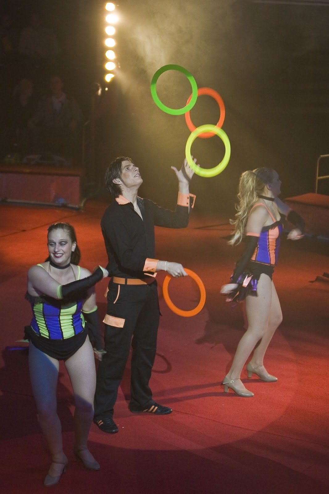 Circus Mania: 15 JUGGLING FACTS for the World Circus Day, 16 April, 2022!