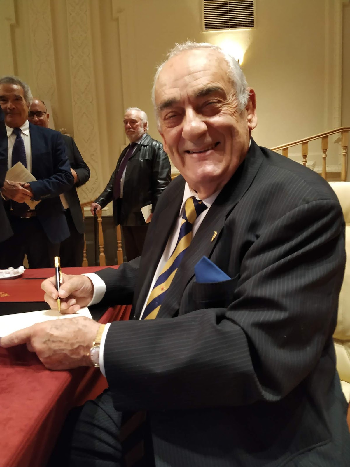 LA MIRADA ACTUAL: Alfredo Gómez Gil, autor del libro de poemas ...