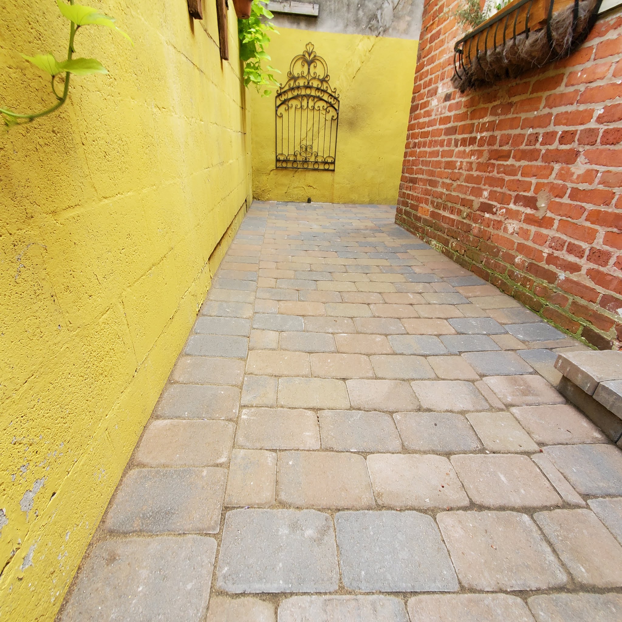 Custom Stoneworks & Design Inc.: Small paver patio & concrete alley ...