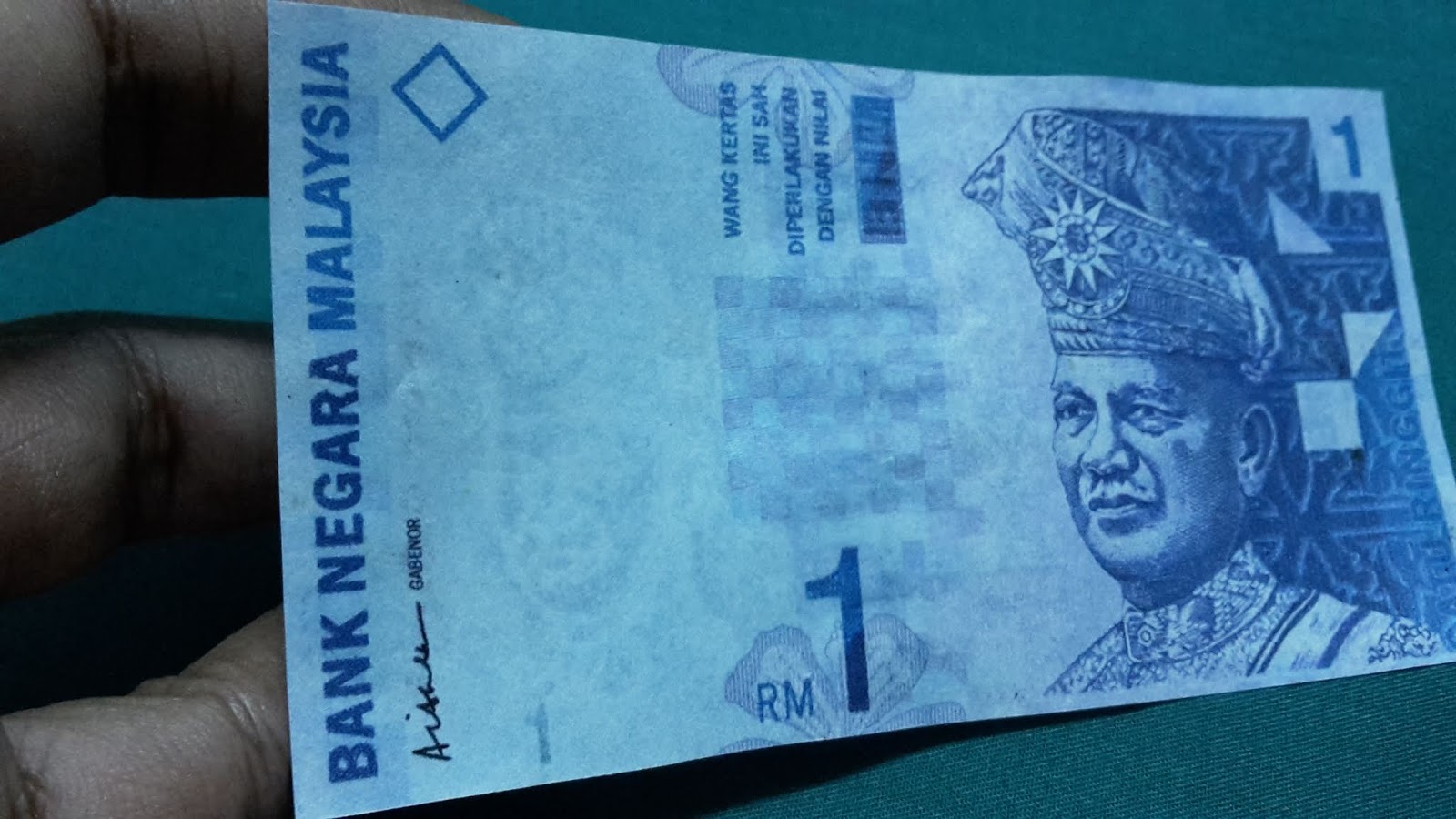 Badai Mencak Kelambit Biru: Note Kertas Asli Seringgit $1 sign Aisyah ...