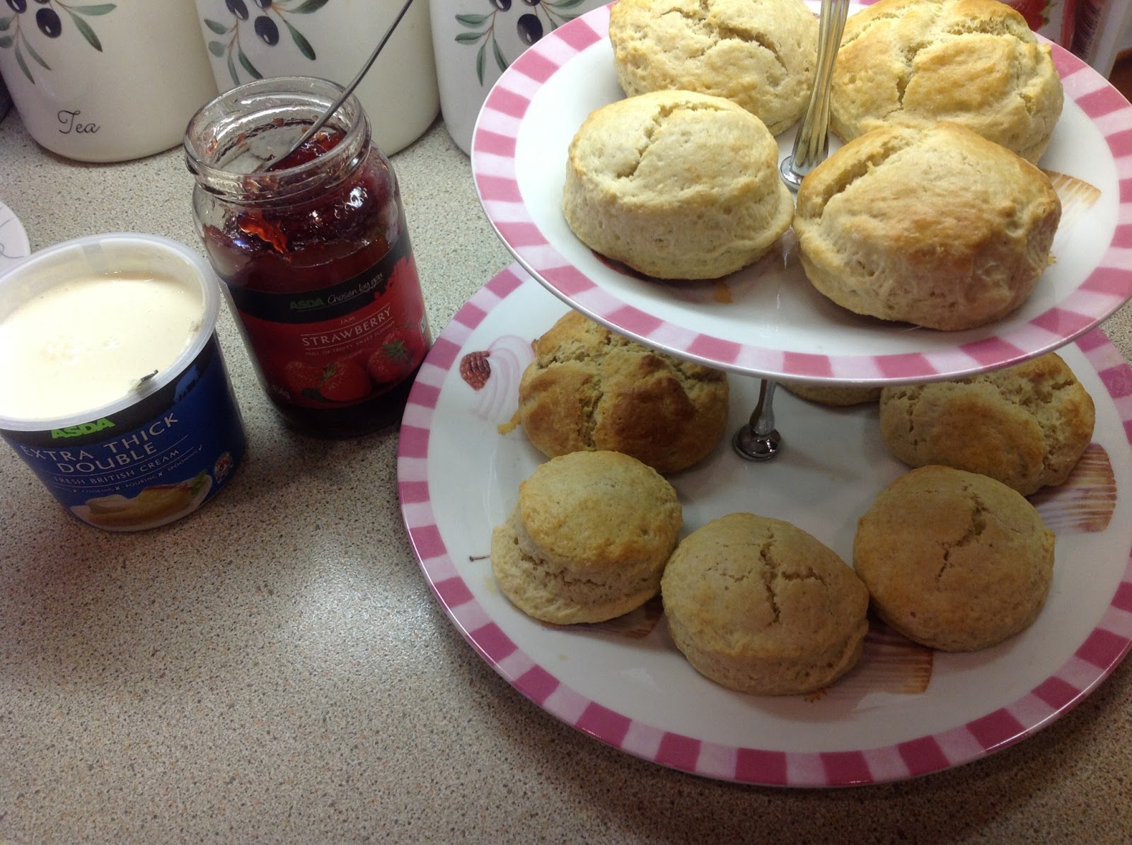 This Muslim Girl Bakes: Devon Scones