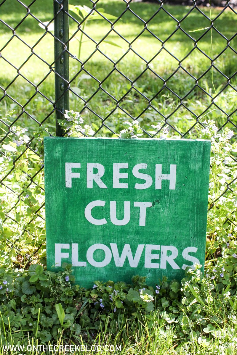 Vintage Inspired 'Fresh Cut Flowers' Sign