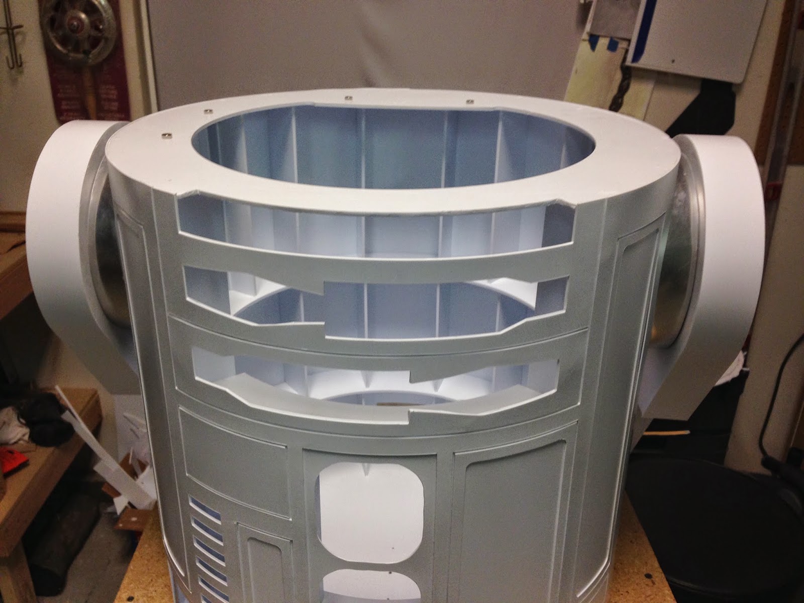 Brandons R2-D2 Building Diary