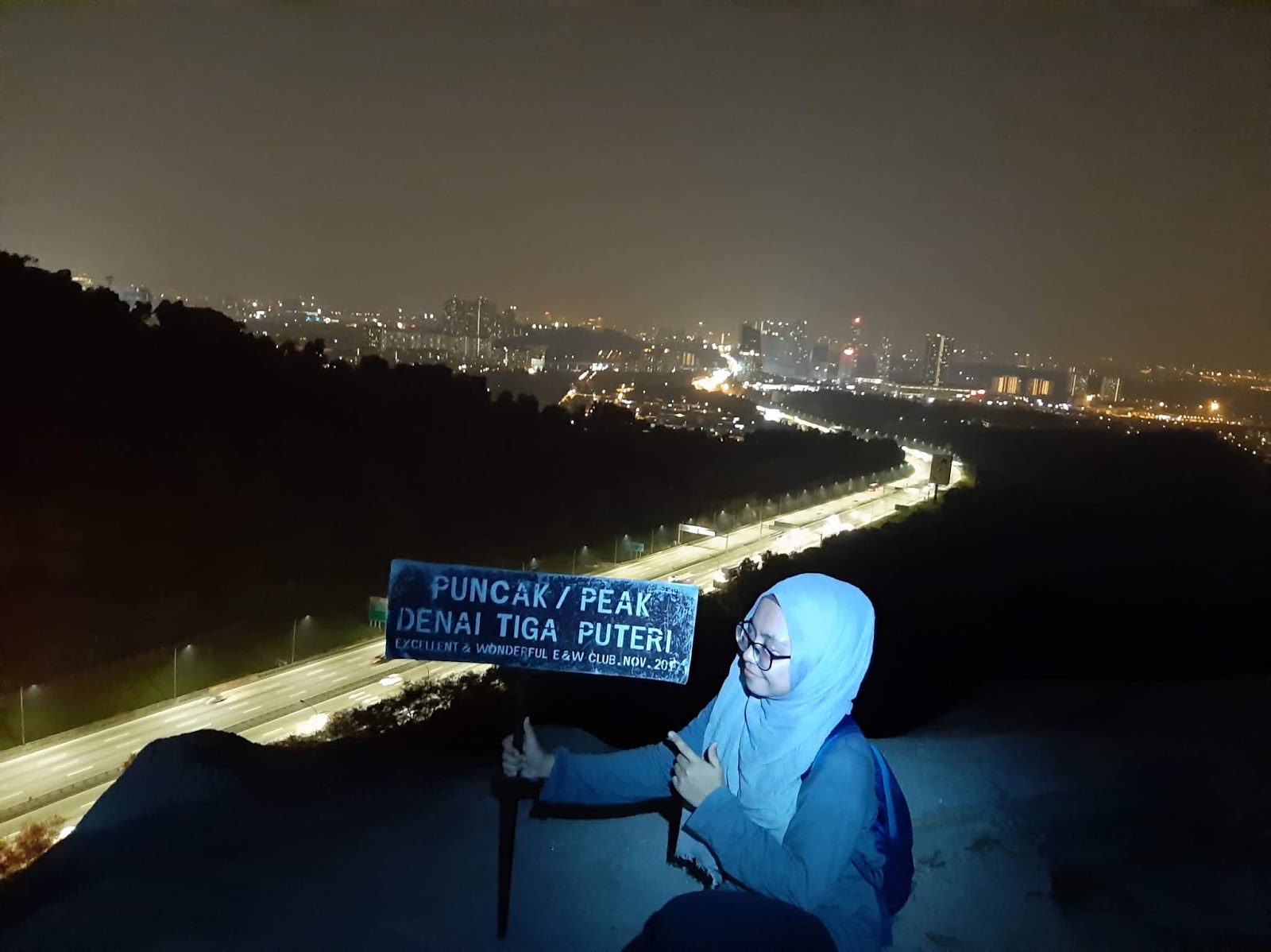 Hiking Bukit Denai Tiga Puteri - Night View