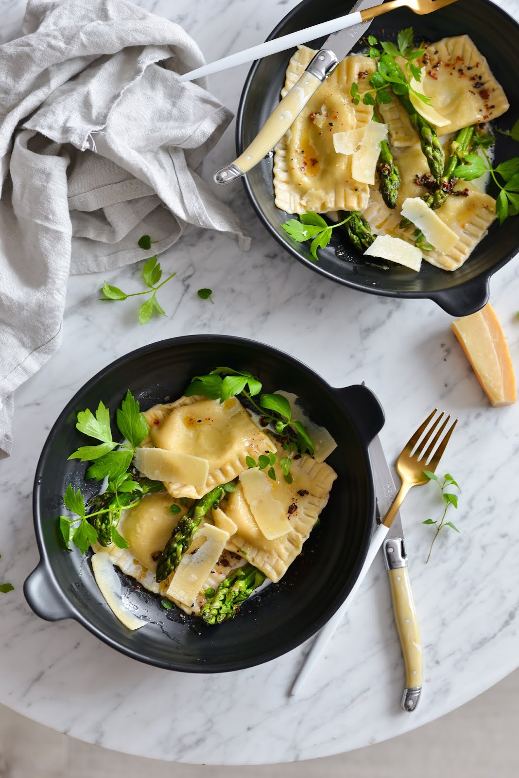 Ravioli ze szparagami, mascarpone i gorgonzolą! | SMYKWKUCHNI