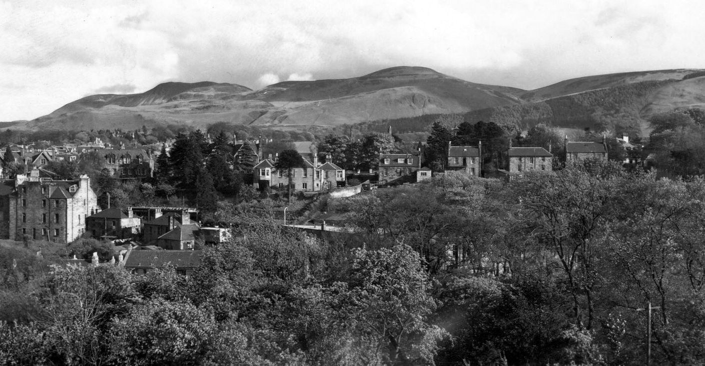 Tour Scotland: Old Travel Blog Photograph South Colinton Scotland