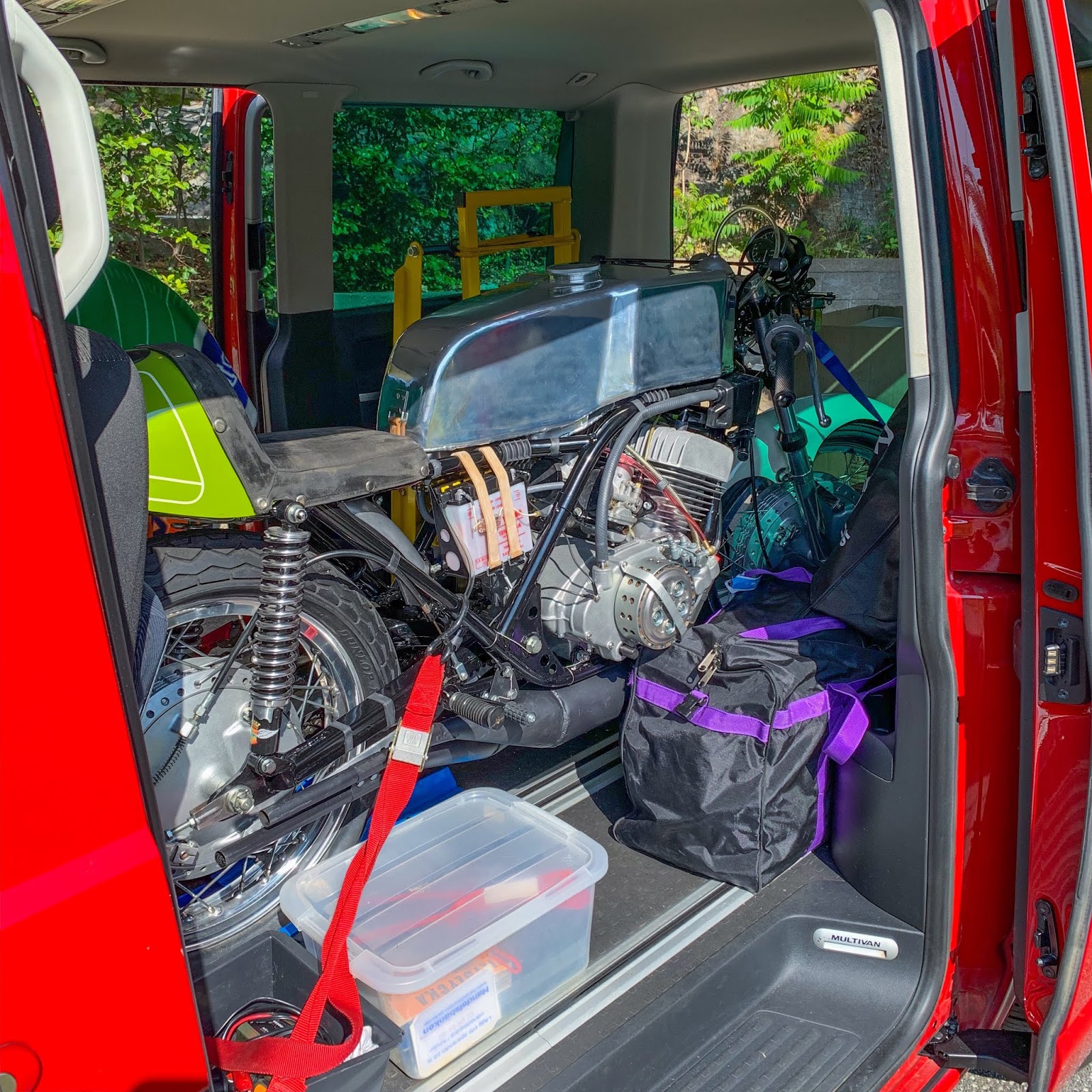 KAWASAKI H1R 1970. The restoration of an icon... : Starting the H1R for ...