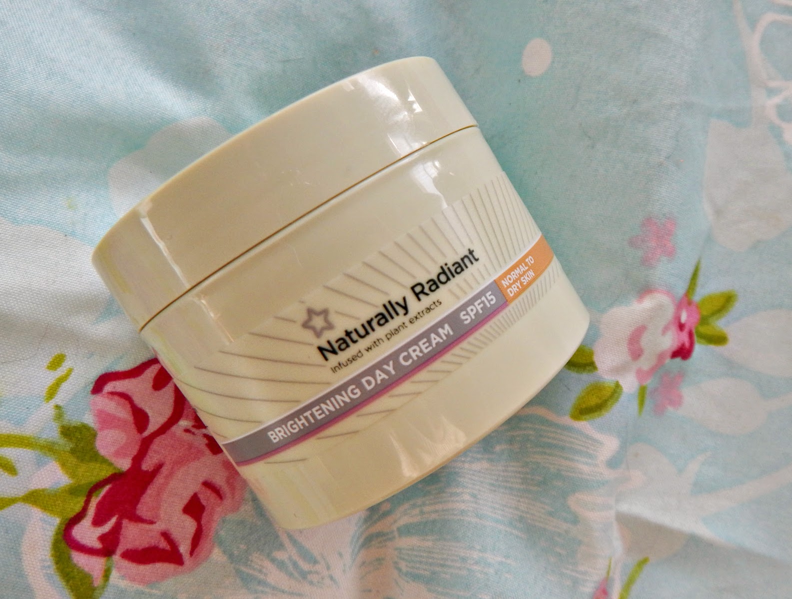 Superdrug Naturally Radiant Brightening Day Cream - what lauren did today