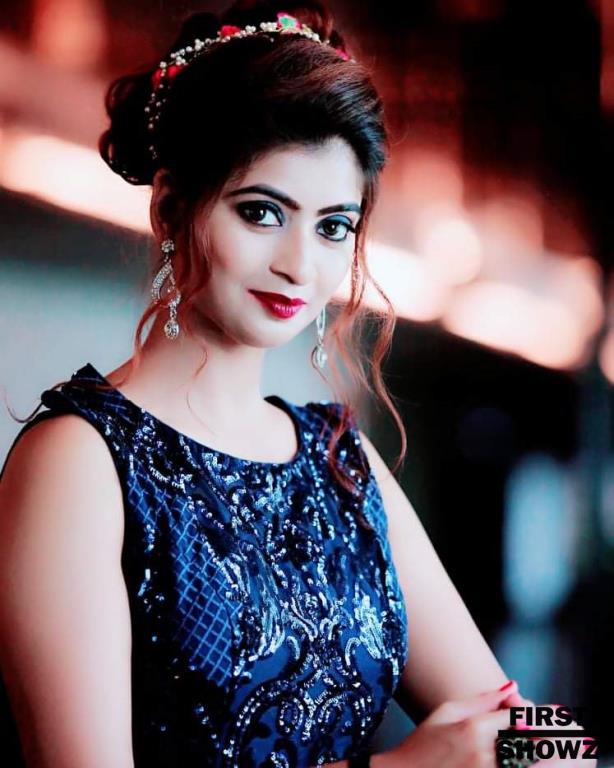 Neha Pandey New Photoshoot - Latest Movie Updates, Movie Promotions ...