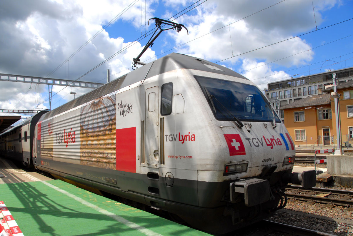 Oeffentliche Verkehrsmittel : SBB Re 460 086-2 Werbelok TGV Lyria