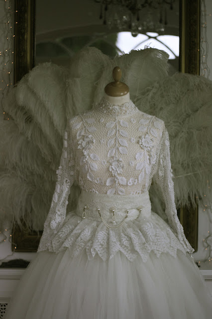 Rosemary Cathcart Antique Lace and Vintage Fashion: Antique Irish ...