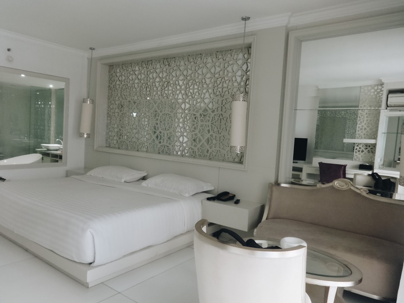 MENGINAP MURAH DI THE RICH PRADA HOTEL BALI DENGAN OYO - HelgaChrist