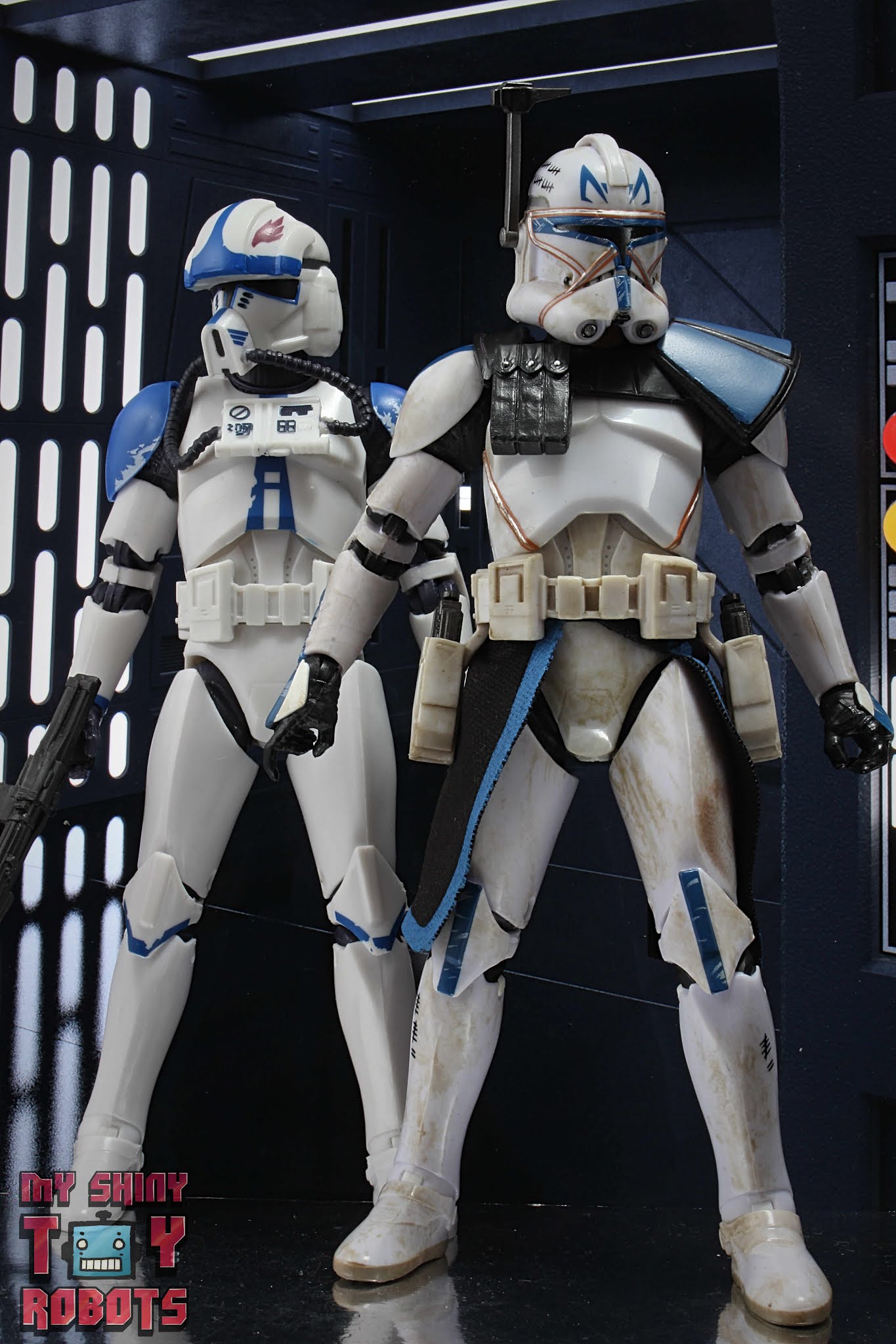 My Shiny Toy Robots: Toybox REVIEW: Star Wars Black Series Clone Pilot Hawk