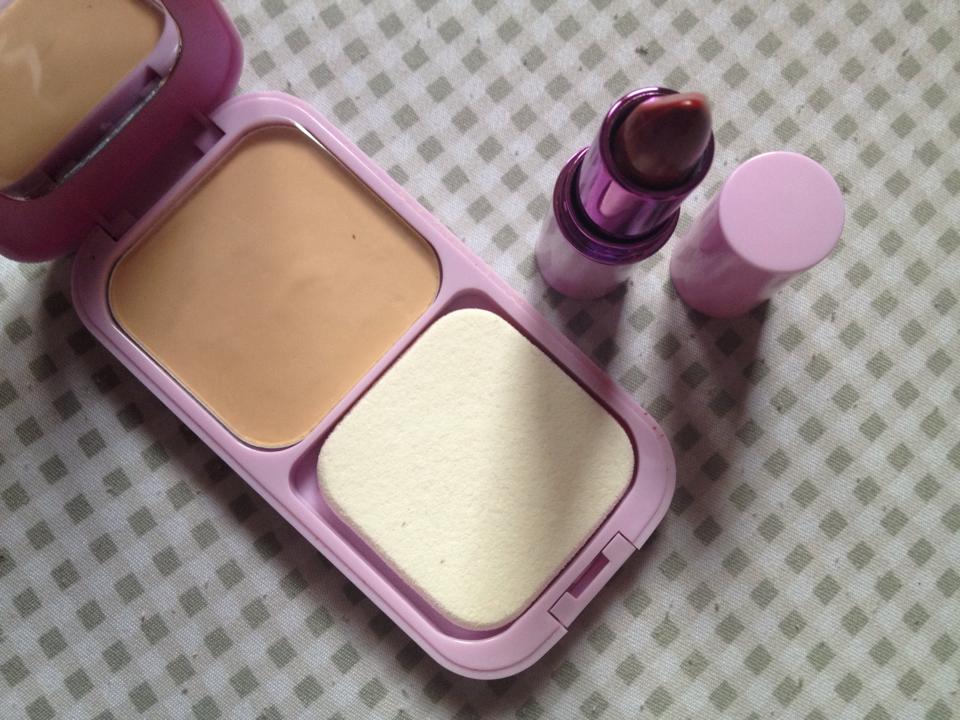 Delightful Haven: San-San Pressed Powder and Hydrating Color Dew Lipstick
