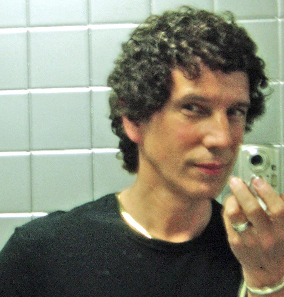 KISS LA BANDA MÀS CALIENTE DEL MUNDO: FELIZ CUMPLEAÑOS STEVE CORONEL