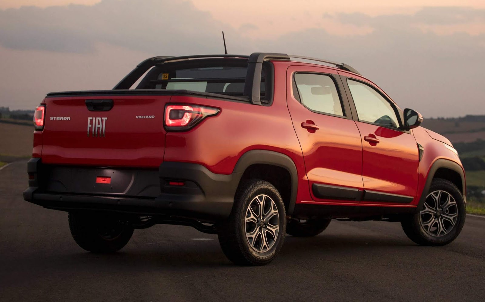 Nova Fiat Strada 2021: fotos, preços (estimados), itens de série e ...