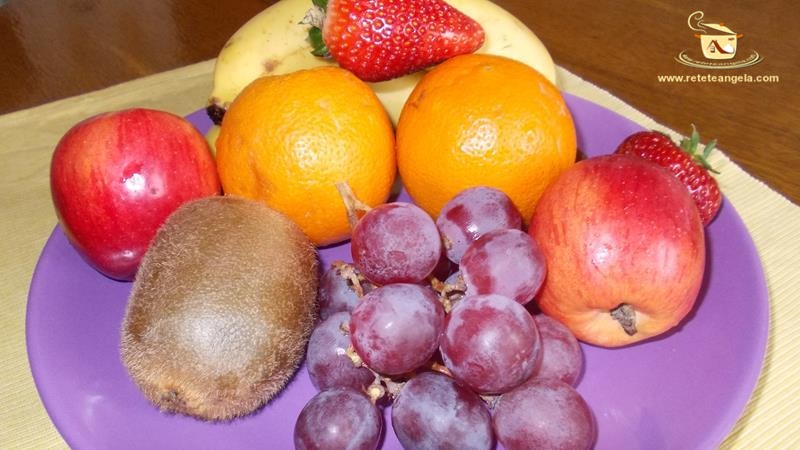 Salata de fructe ~ Retete culinare simple si gustoase