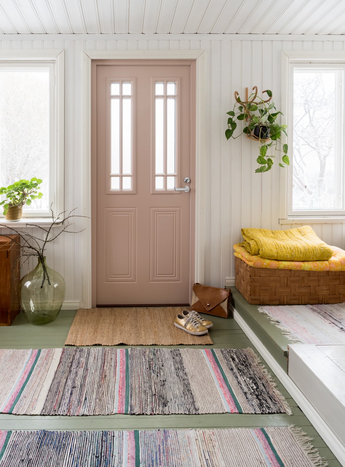 Uusi ulko-ovemme on kaunis kuin koru! — Keltainen kahvipannu